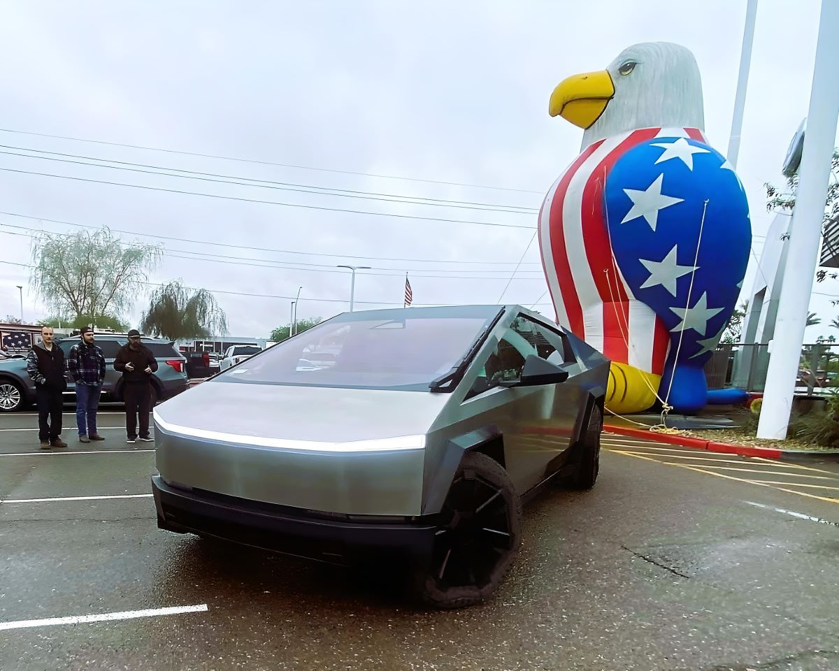 Tesla Cybertruck First Impressions Video Review – EVH News